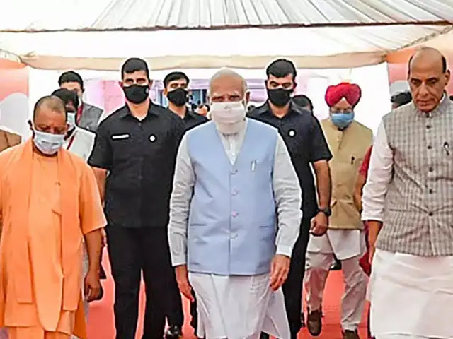 PM Modi visits Azadi@75 Expo in Lucknow - Azadi@75-New Urban India ...