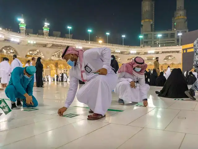 Mecca in Saudi Arabia: Covid-19: Grand Mosque in Mecca drops social ...