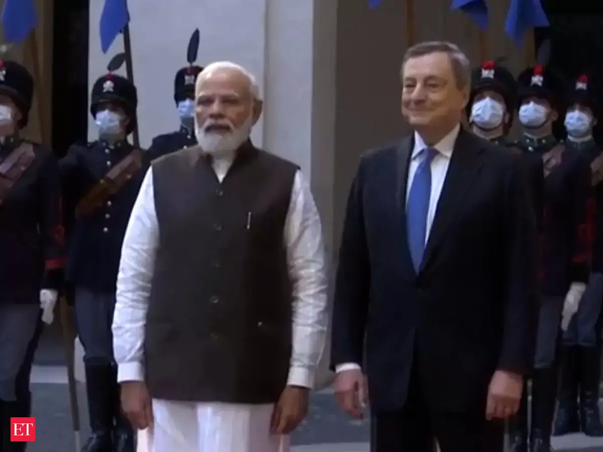 pm modi: PM Modi meets his Italian counterpart Mario Draghi in Rome ...
