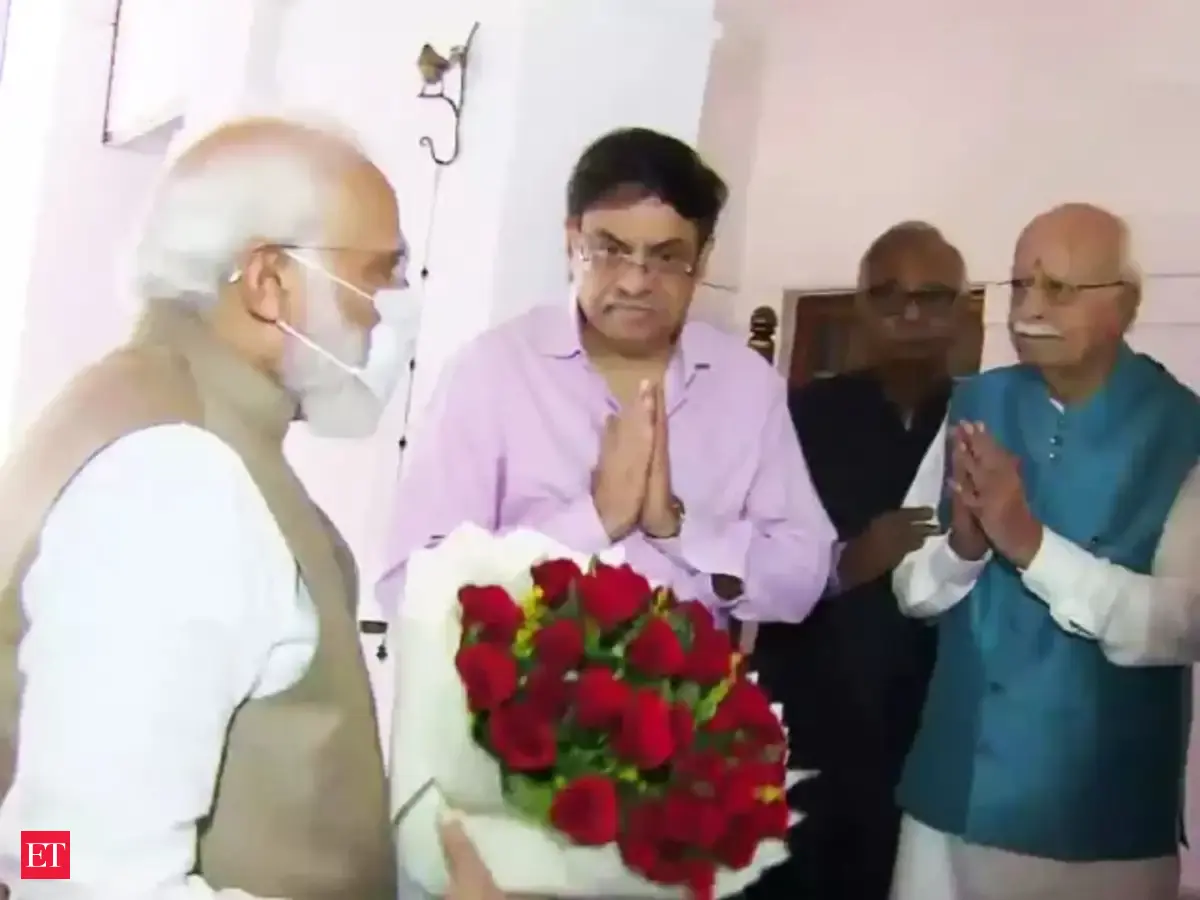 LK Advani Birthday: Watch: PM Modi, senior leaders greet LK Advani on ...