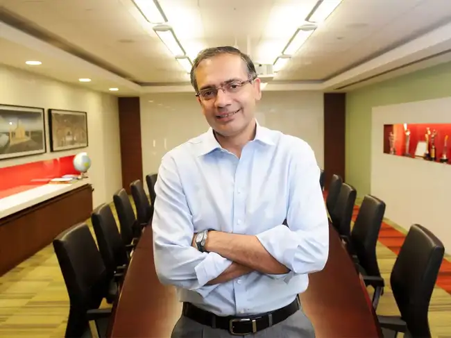 MakeMyTrip's Deep Kalra moves on from executive role, becomes group ...