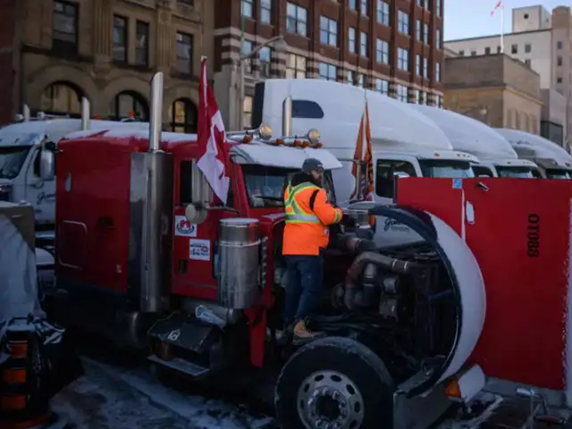 Blaring horns - Truckers hold their ground despite threats of crackdown ...