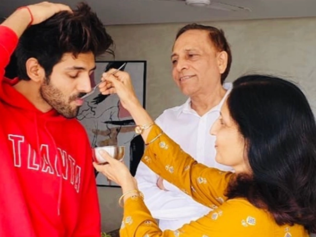 kartik aryan: 'My mom conquered cancer, so can you.' Karthik Aryan ...