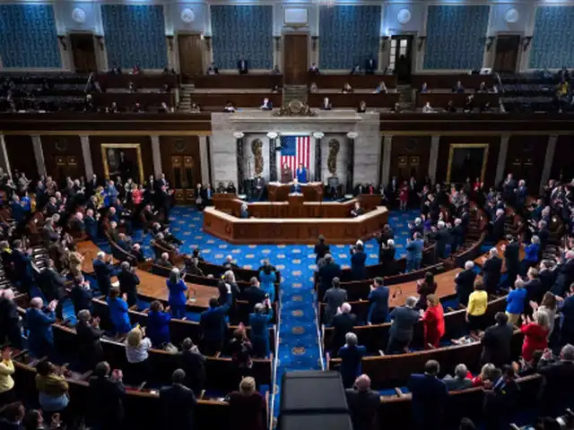 First time since pandemic - Blue and yellow: Ukraine unity colors State ...