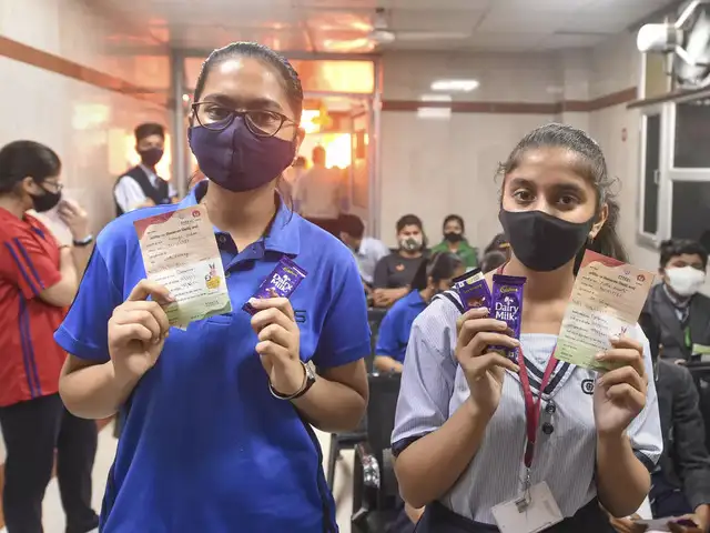 Vaccination of Children : Covid-19 vaccination of children in 12-14 age ...