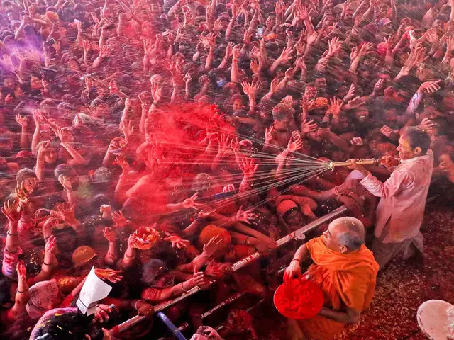 Dhuleti celebrated across Gujarat - Colours of Holi: Celebrations from ...
