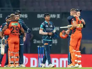 indian premier league: IPL: Hyderabad hand Gujarat their first loss ...