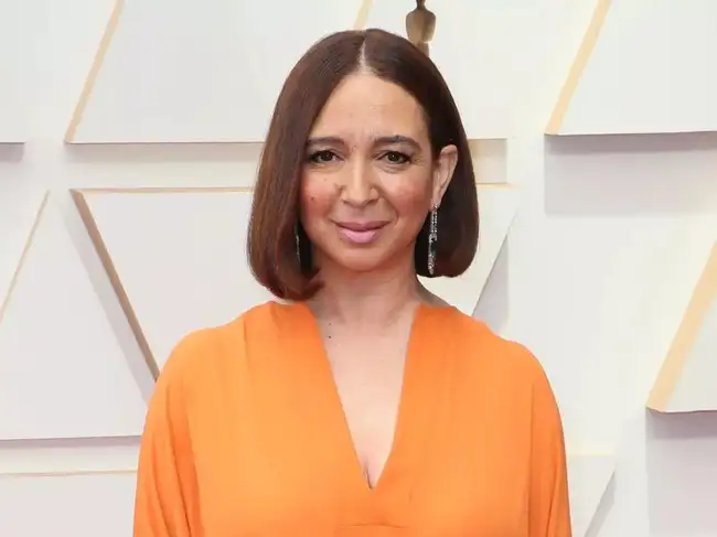 apple: Apple TV+ workplace comedy 'Loot' starring Maya Rudolph to ...
