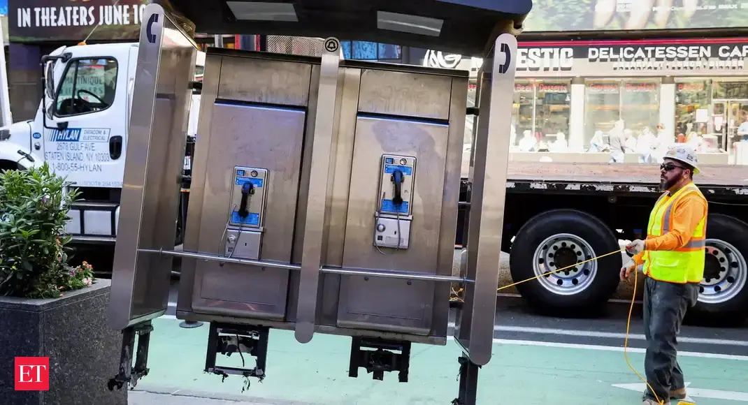 public payphone: New York City bids adieu to its last public payphone ...
