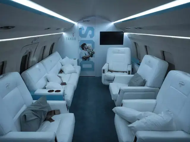 “Tango D10S” plane - Flying museum to honour soccer great Maradona ...