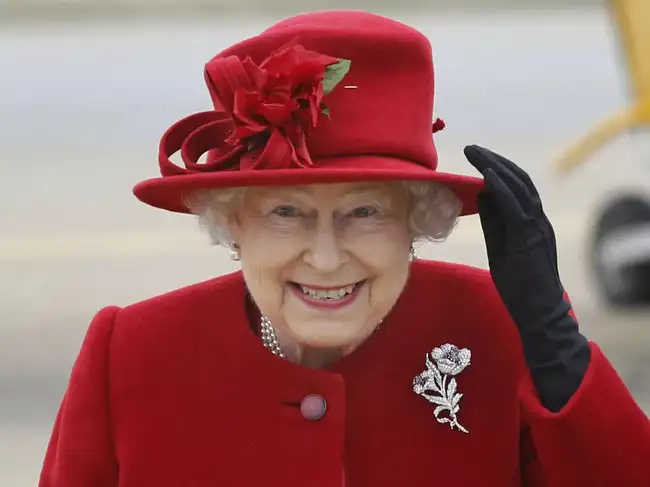 Queen Elizabeth II: Queen Elizabeth II lost weight & become very frail ...