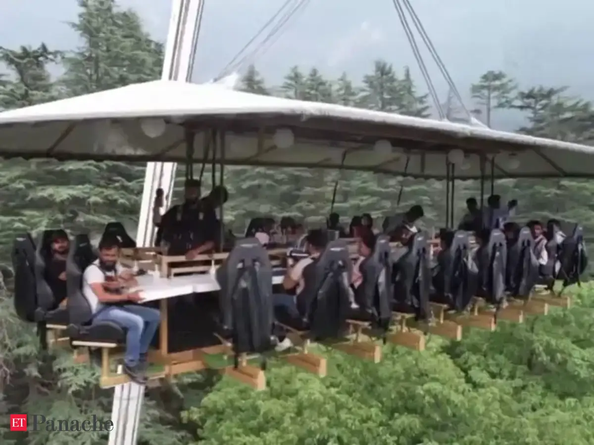 Manali Flying Restaurant: Watch: Flying restaurant thrills tourists in ...