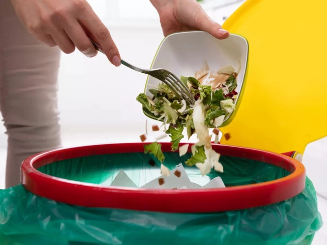 food waste: Plastic pollution vs food waste: When tackling both becomes ...