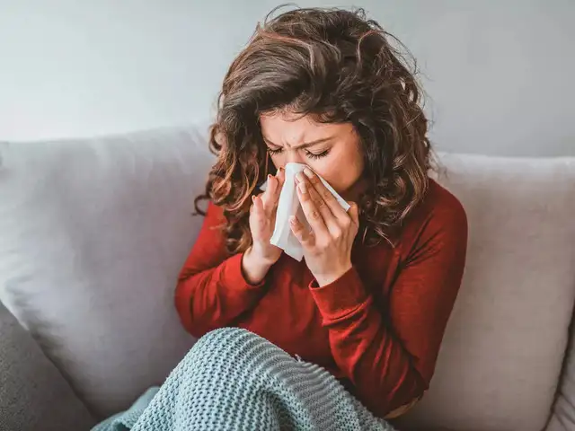 Coronavirus headaches - Study finds leading Covid-19 symptom among ...
