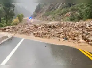 Flash flood causes road blockade in Himachal's Lahaul-Spiti, several vehicles stuck - The ...