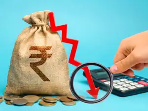 Rupee Impact: How to negate impact of falling rupee on investments ...
