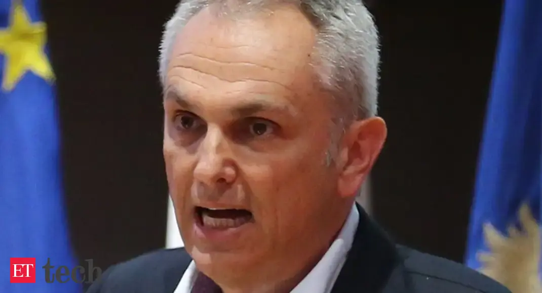 apple: Apple CFO Luca Maestri sells stock worth $16.9 million - The ...