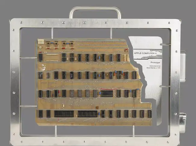 Steve Jobs' Apple-1 computer prototype from mid-1970s sold for nearly ...
