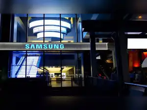 samsung pli: Samsung applies for telecom parts PLI - The Economic Times