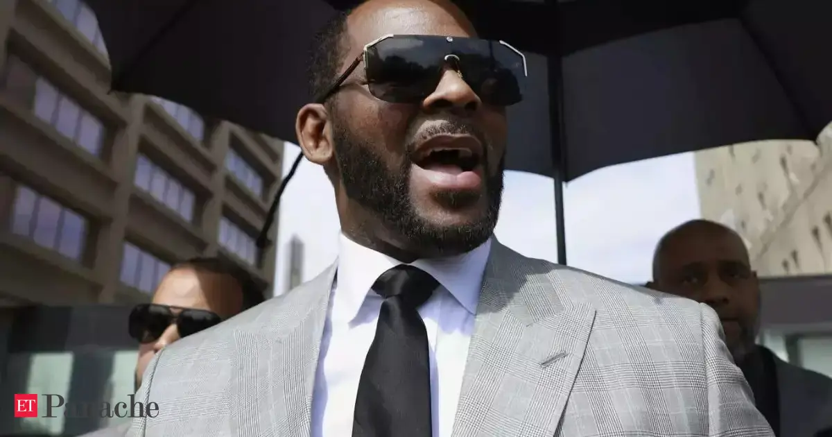 R. Kelly trial: Ex-girlfriend testifies singer's manager threatened to ...
