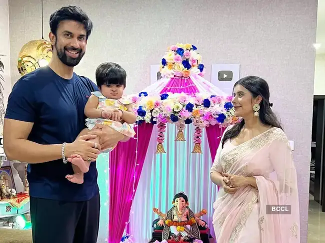 rajeev sen: Ganesh Visarjan 2022: Rajeev Sen, Charu Asopa drop adorable ...