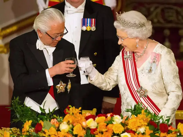 Barack Obama - In photos: Queen Elizabeth II with world leaders over ...