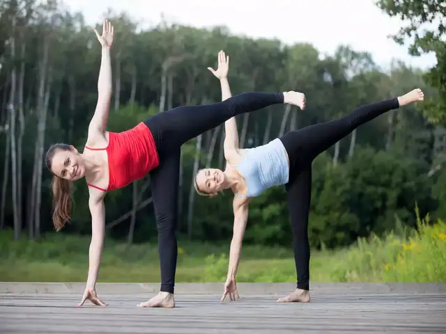 Scissors - 5 effective exercises to reduce arm fat | The Economic Times