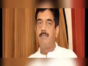 Congress MLA: Ex-CM Digambar Kamat and seven other Congress MLAs to ...