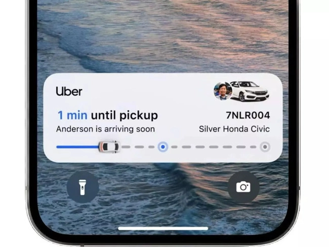 IPhone Update: iPhone will let you track cabs, live sports on Lock ...