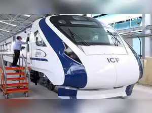 vande bharat express: IRCTC red flags timing clash of Mumbai-Ahmedabad ...