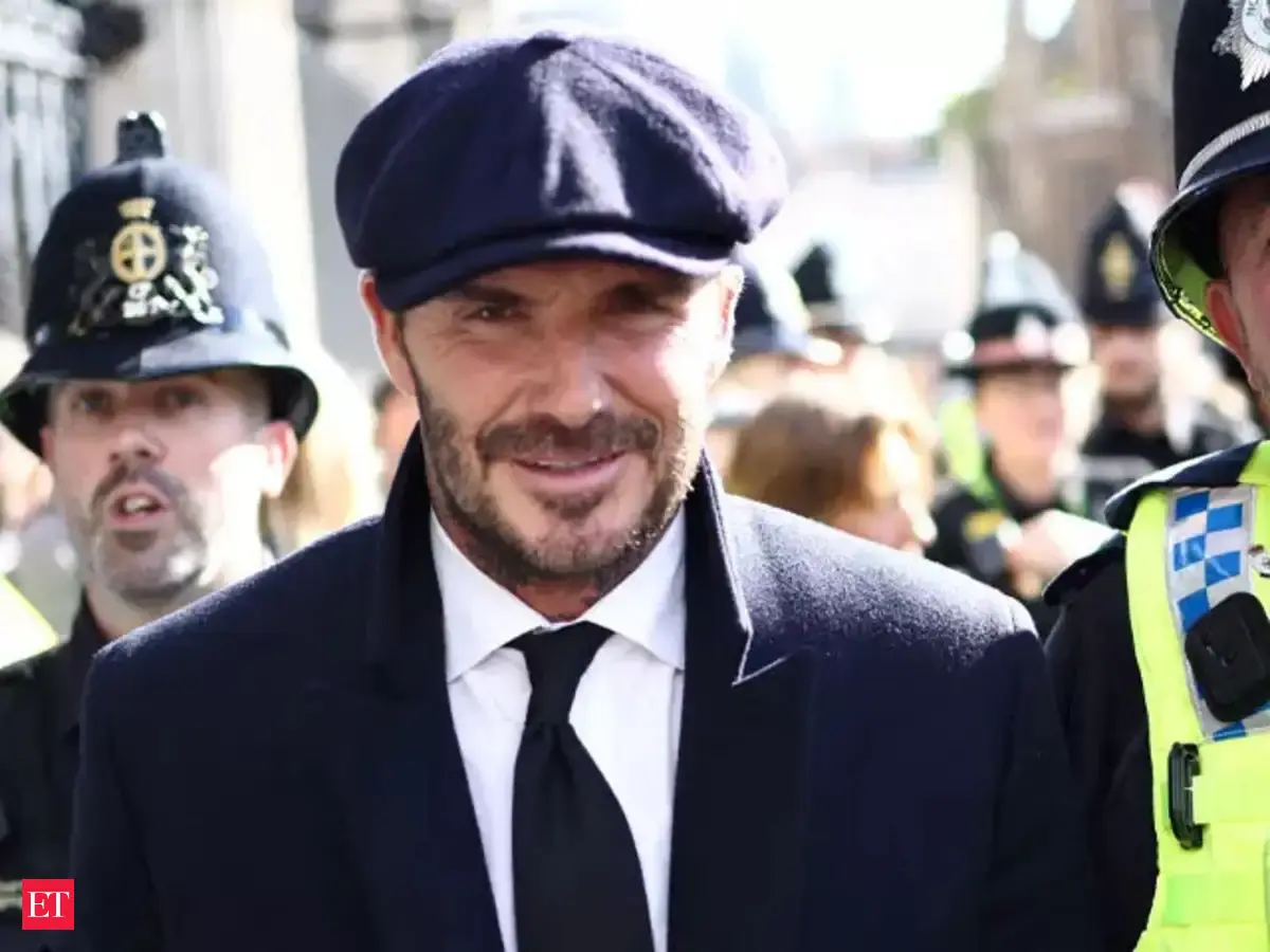 david beckham: David Beckham stands in queue for over 10 hrs to pay ...