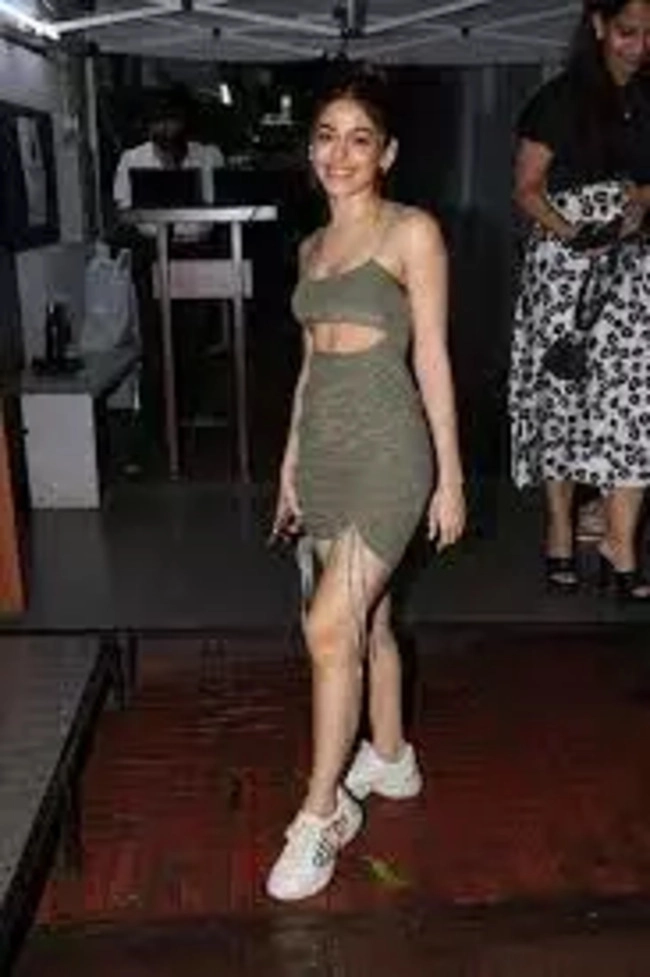 Alaya F news: Alaya F turns heads with plunging neckline olive green ...