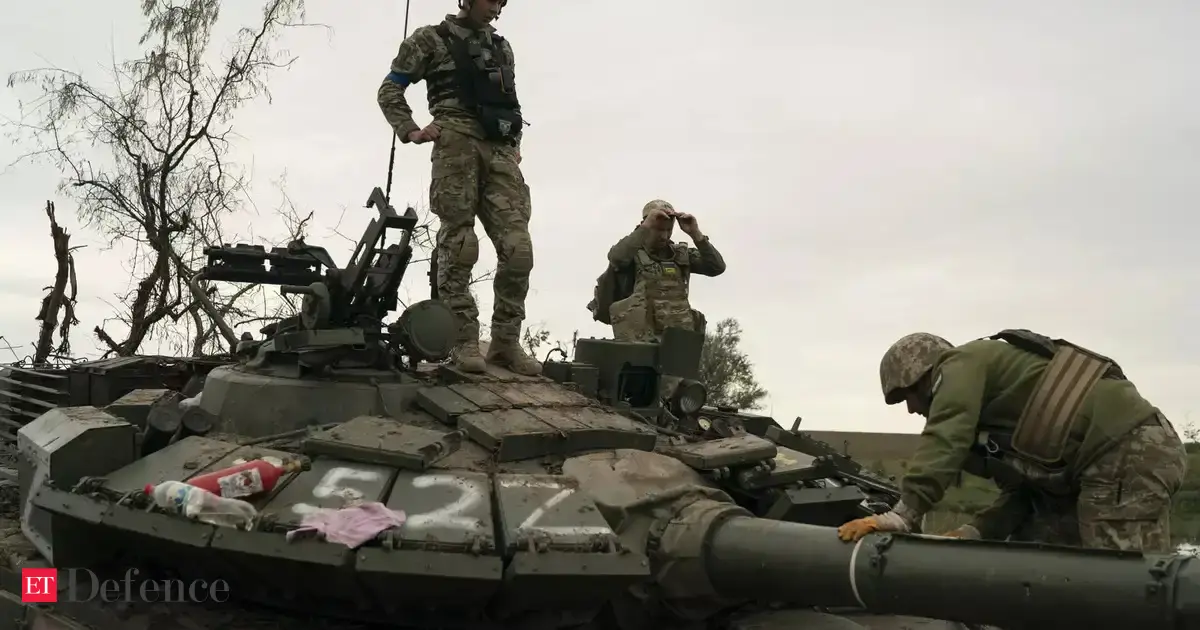 Russian tanks: Ukraine deploying captured Russian tanks to firm up its ...