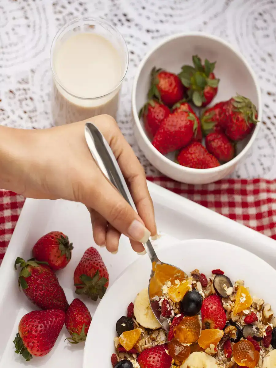 Healthy munching options when someone is on a calorie deficit ...