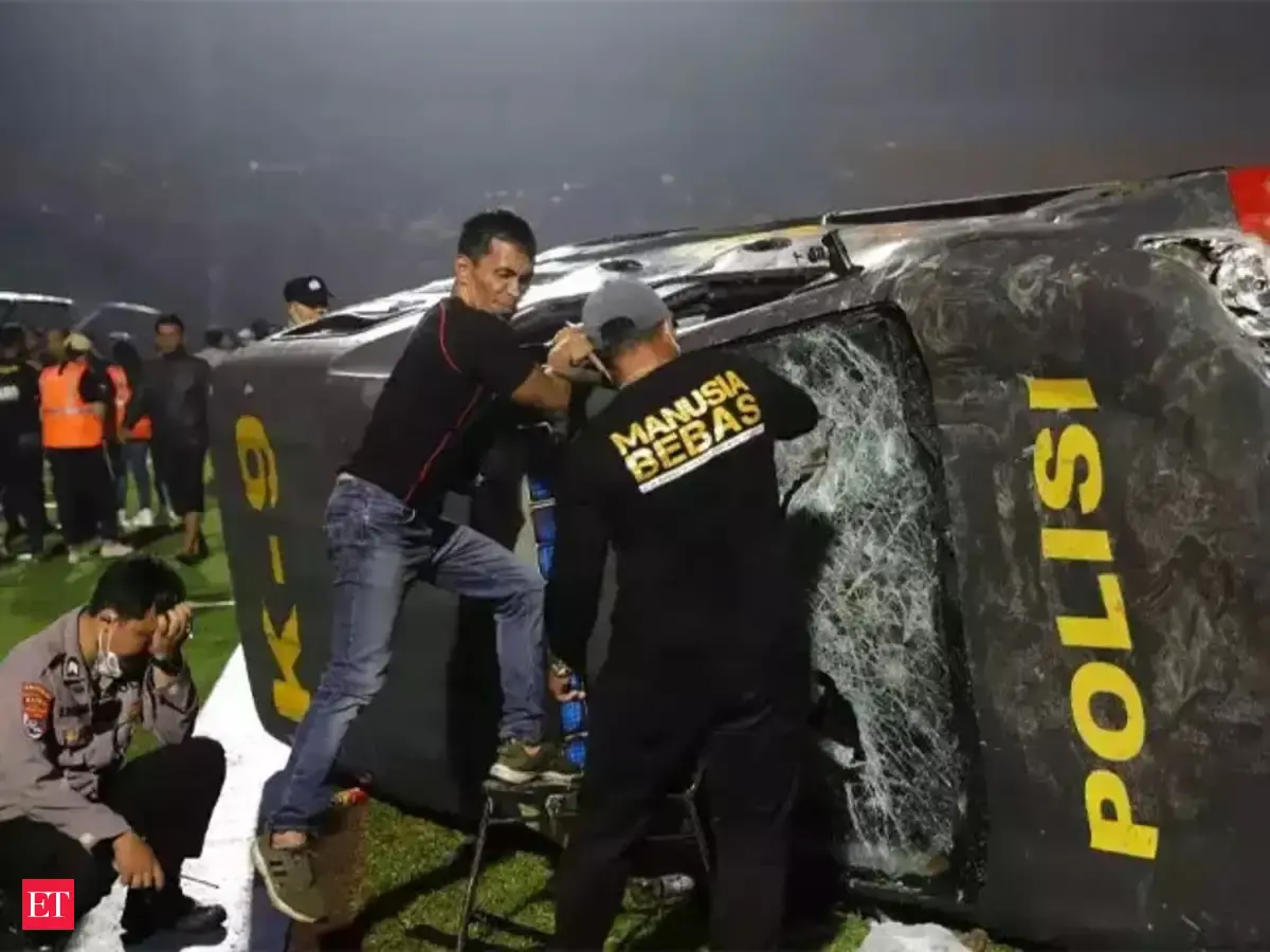 At least 127 dead after riot at Indonesia football match - The Economic ...