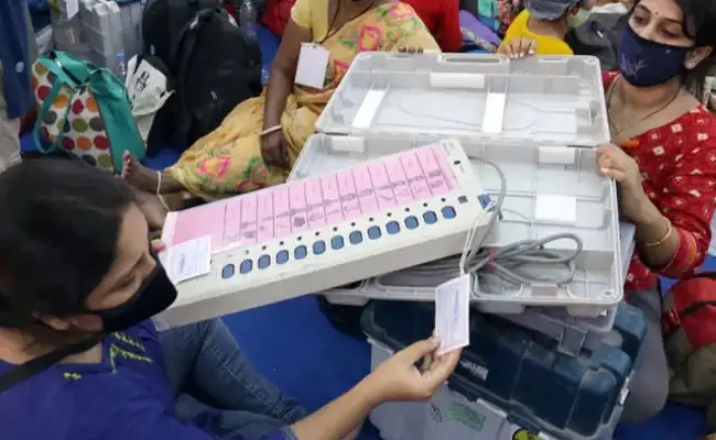 Gujarat poll dates not out along with HP to give PM Modi more time for ...