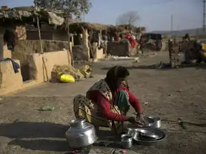 India POverty: Number of poor people in India fell by about 415 mn ...