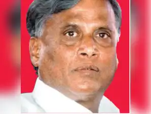 Karnataka minister Somanna apologises after viral video shows him ...