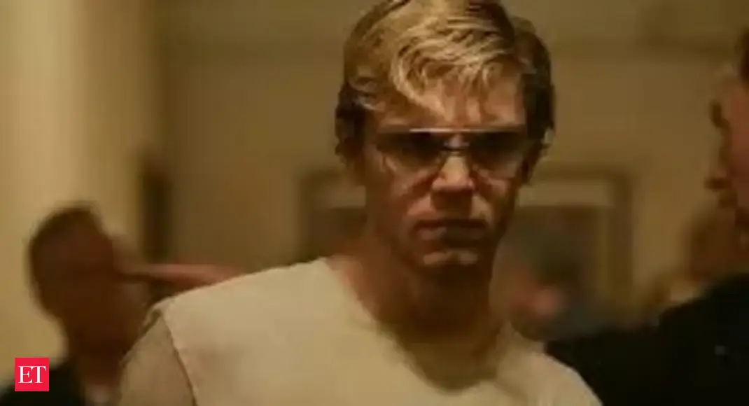 Jeffrey Dahmer: Ryan Murphy reveals Evan Peters stayed in character as Jeffrey Dahmer for months ...