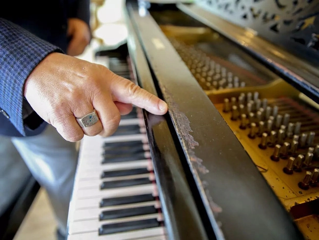 Tunes with teeth: Thomas Edison was hard of hearing, so he left his ...