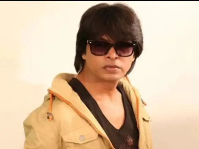 srk: SRK lookalike Raju Rahikwar plans a grand birthday bash for King ...