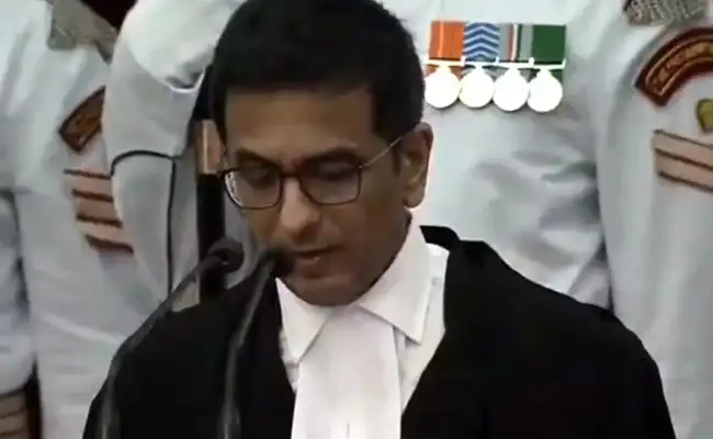 Justice DY Chandrachud news: Justice DY Chandrachud takes oath as 50th ...