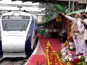Vande Bharat Express flags off: Bengaluru: PM Narendra Modi flags off south India's first Vande ...