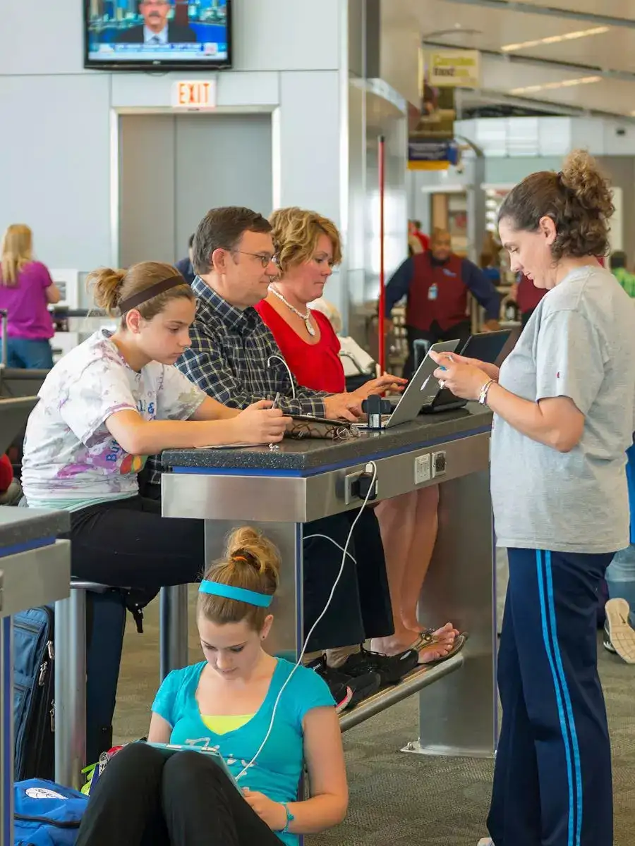 Phone Hacking: Using charging stations to charge your phone? Beware of ...