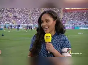 alex scotts: Qatar World Cup: BBC's Alex Scott wears rainbow armband ...