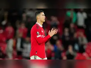 Cristiano Ronaldo: FIFA 2022: Historic! Cristiano Ronaldo becomes first ...