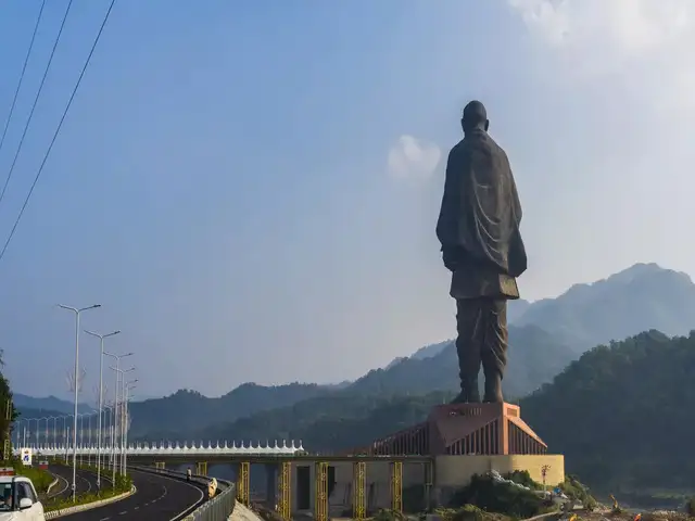 Interesting facts about the Statue of Unity - World's tallest statue ...
