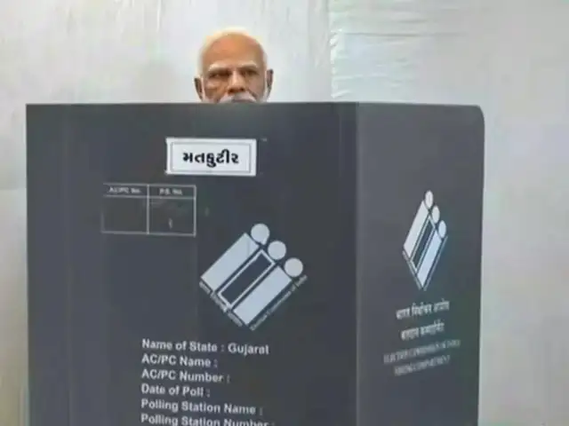 narendra modi: Gujarat election 2022 news: PM Narendra Modi casts vote ...