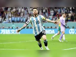 lionel messi: Argentina Vs France FIFA World Cup Final: Fans pour in ...