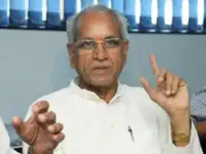 champat rai: VHP's Champat Rai praises Rahul for Bharat Jodo Yatra ...